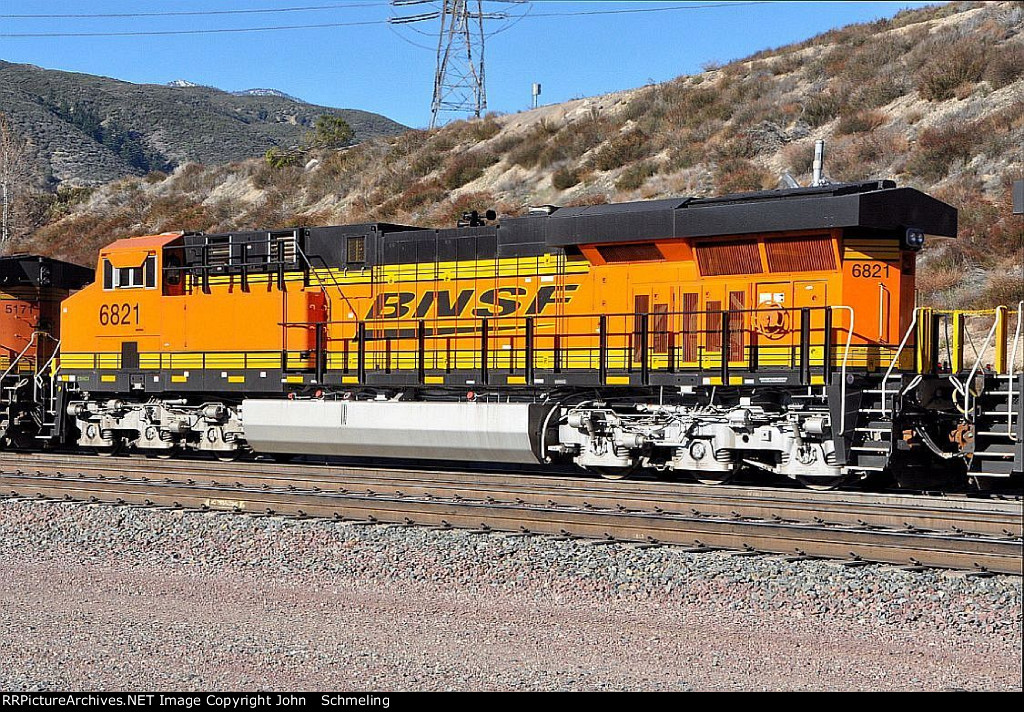 BNSF 6821